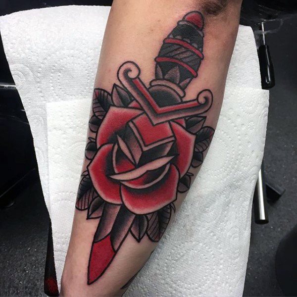 83 Messer-Tattoos (mit ihrer Bedeutung)