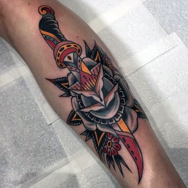 83 Messer-Tattoos (mit ihrer Bedeutung)