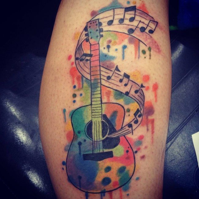 150 Tattoos auf der Wade