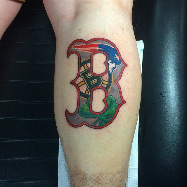 150 Tattoos auf der Wade