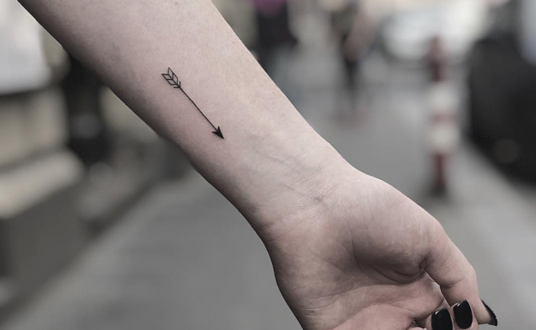 66 Arrow Tattoos (with their meanings)
