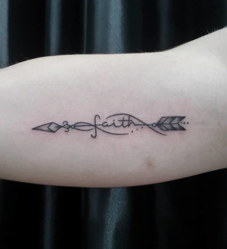 66 Arrow Tattoos (with their meanings)
