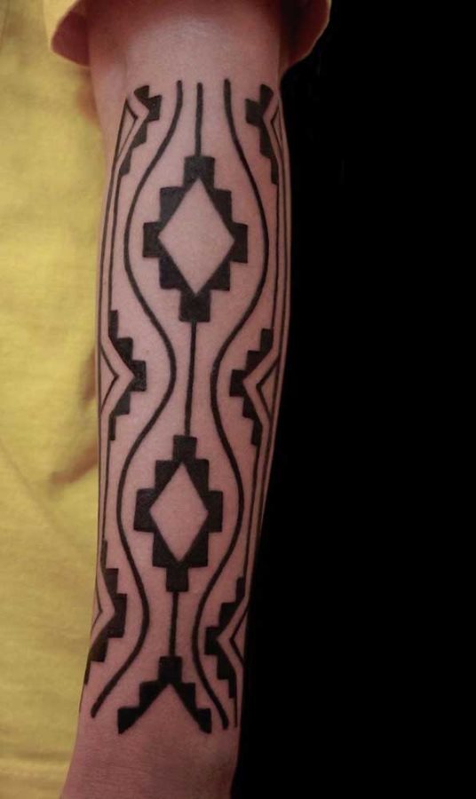 60 Tribal Tattoos (with their meanings)