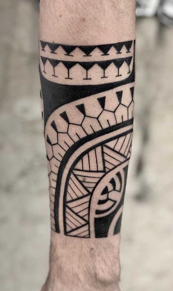 60 Tribal Tattoos (with their meanings)