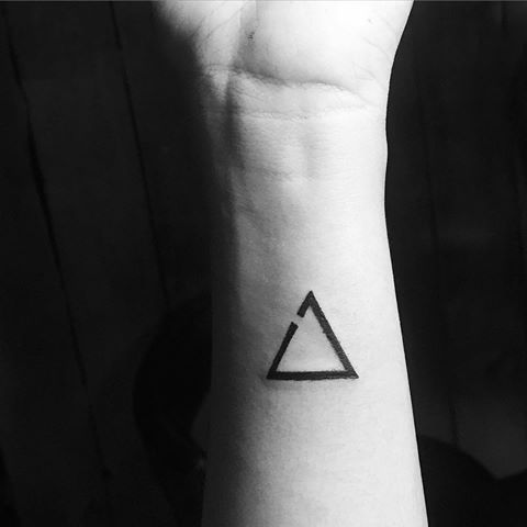 40 symbolic tattoos with profound meanings (with photos)