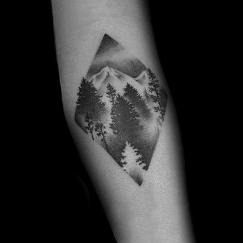 100 Tatouages de forêt (Et leur signification)