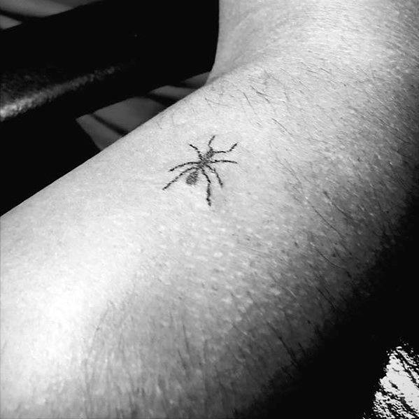 91 Tatouages de fourmis : Meilleurs dessins et signification