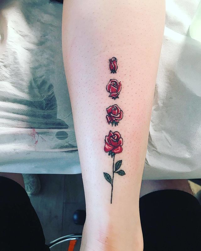 110 Tatouages de roses. Signification et dessins