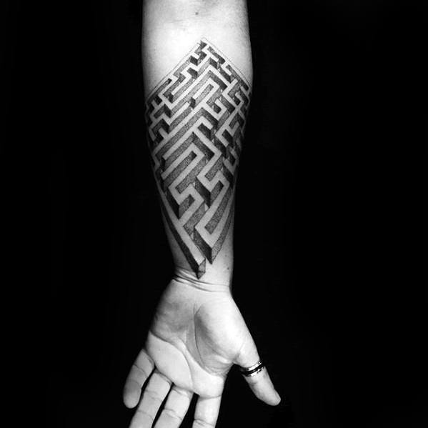 60 Tatouages de labyrinthes très compliqués (Et leur signification)