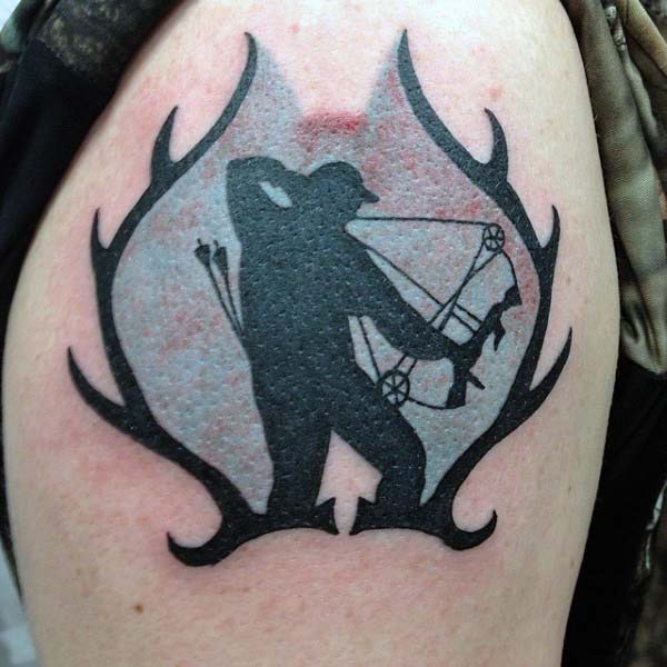 49 Tatouages d'arcs, de flèches et d'archers (Et leur signification)