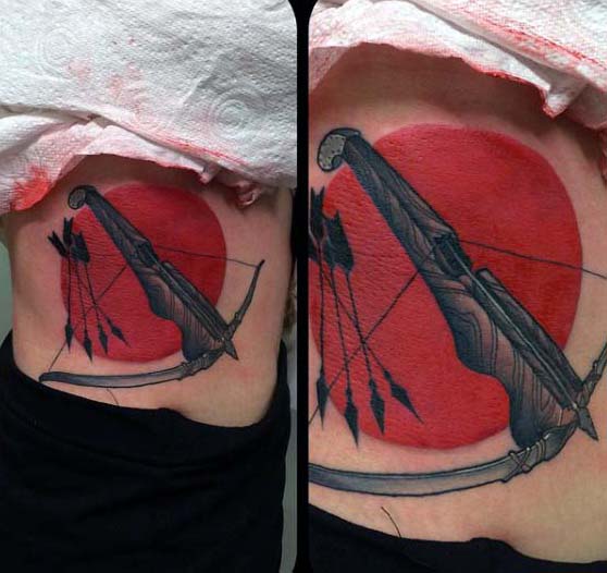 49 Tatouages d'arcs, de flèches et d'archers (Et leur signification)