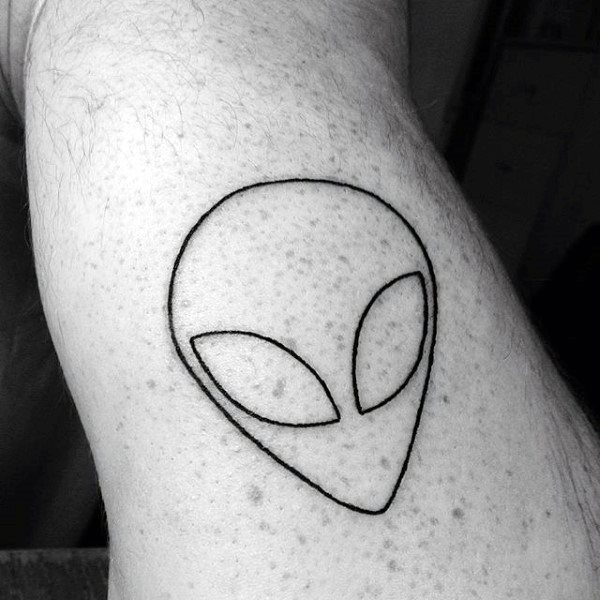 80 Tatuaggi con gli alieni (con significato)