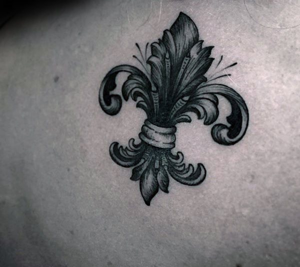 60 Tatuaggi con il giglio (con significato)