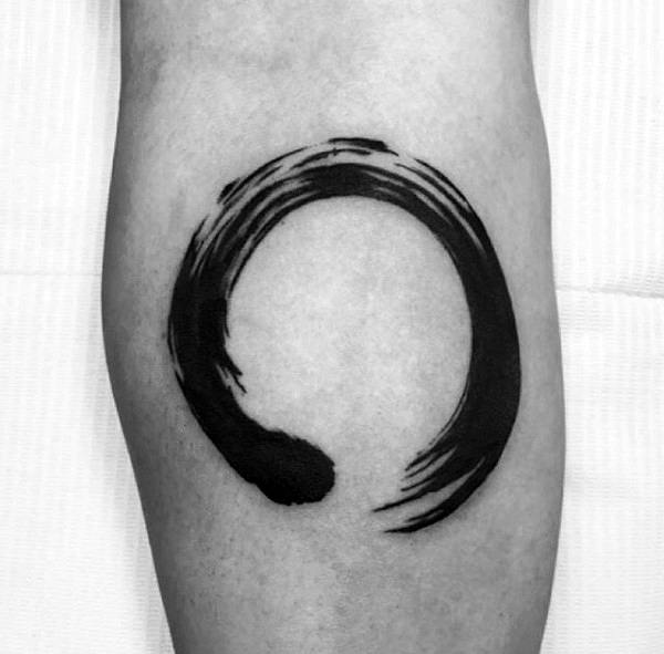 60 Tatuaggi raffiguranti l'Enso, il cerchio zen (con significato)