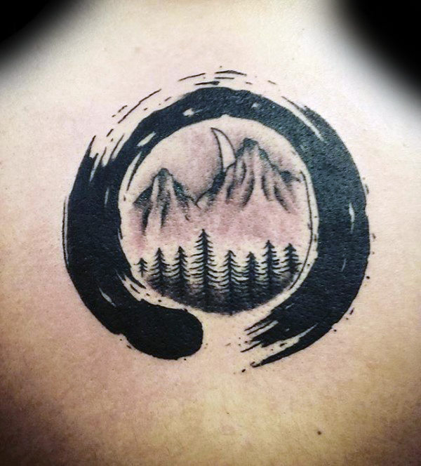 60 Tatuaggi raffiguranti l'Enso, il cerchio zen (con significato)