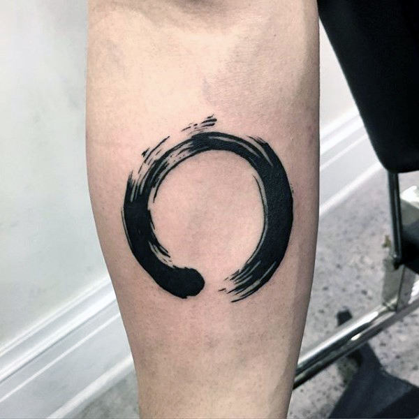 60 Tatuaggi raffiguranti l'Enso, il cerchio zen (con significato)