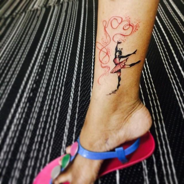 64 Tatuaggi con le ballerine (con significato)