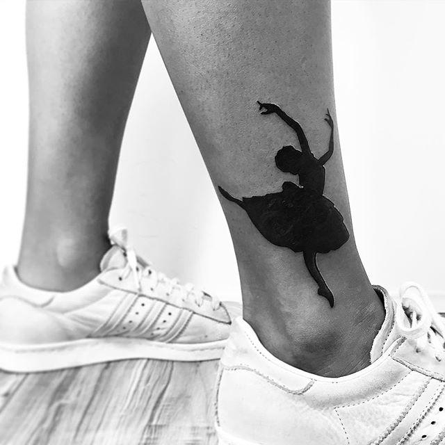 64 Tatuaggi con le ballerine (con significato)