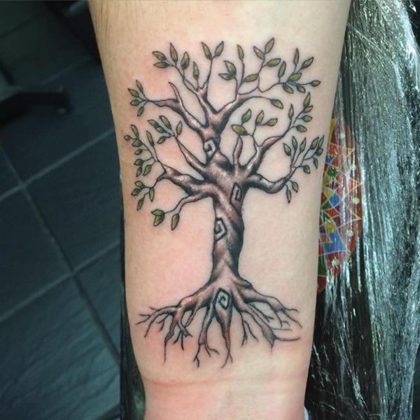 110 tatuaje cu copaci și semnificația lor