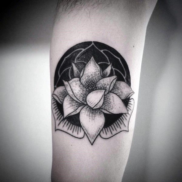 95 de tatuaje cu floare de LOTUS (cu semnificația lor)